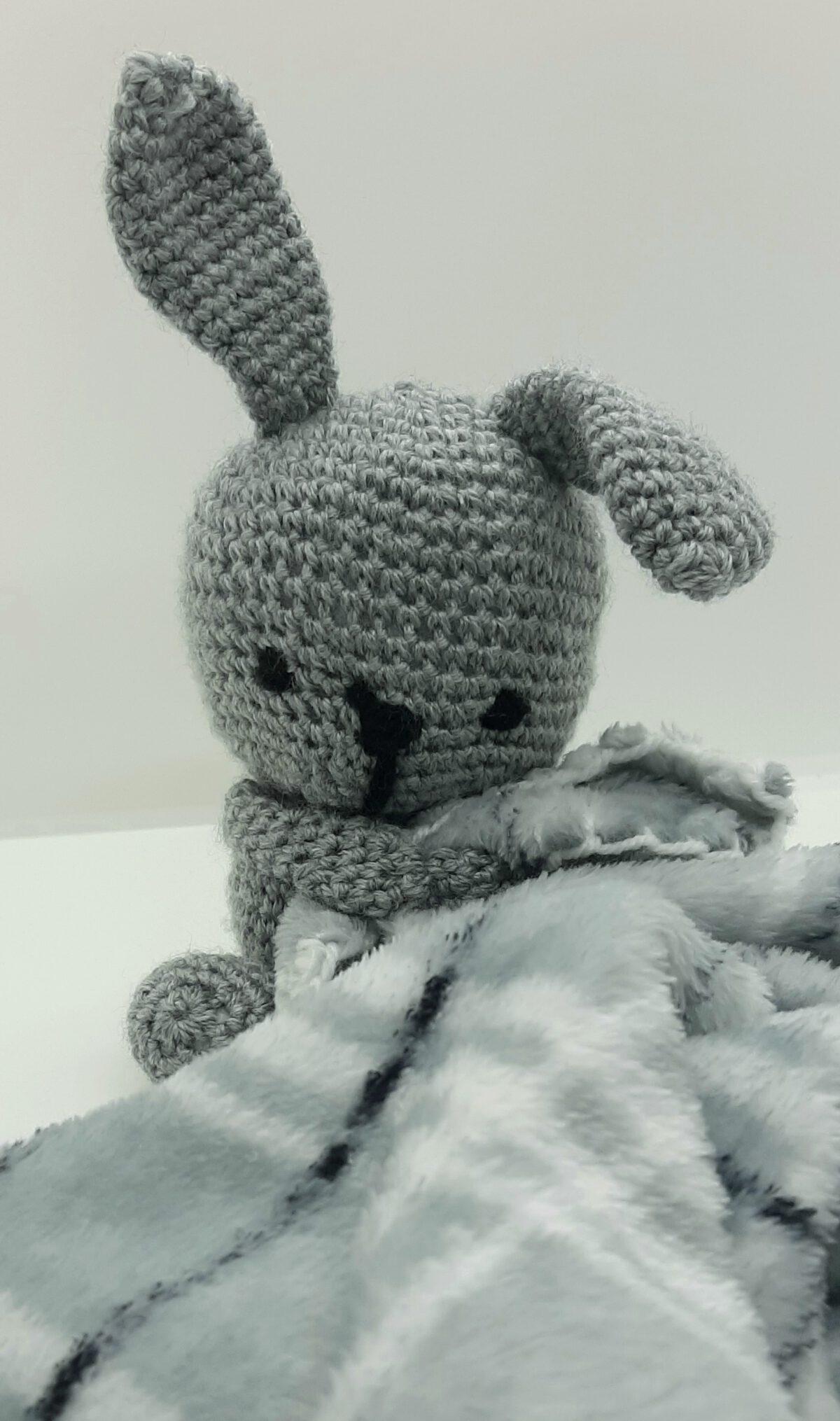 Snuggel Bunny – creative bumblebee
